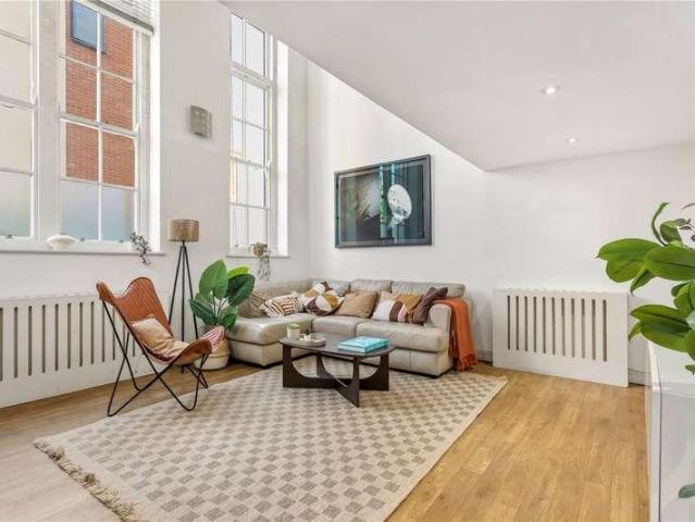 3 bed flat for sale
