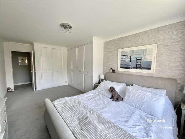 3 bed flat for sale