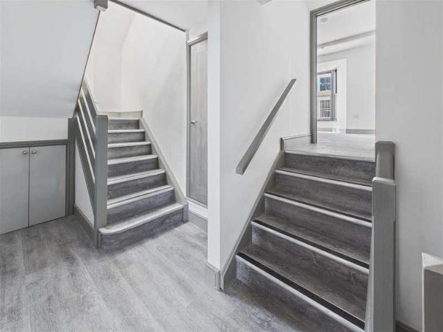 3 bed flat for sale