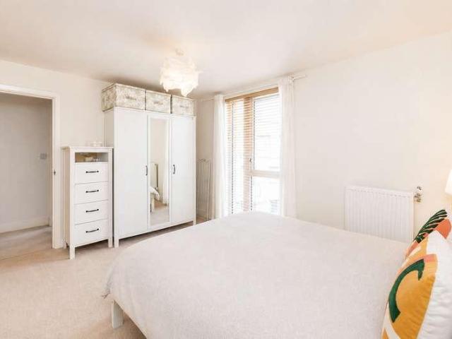 3 bed flat for sale