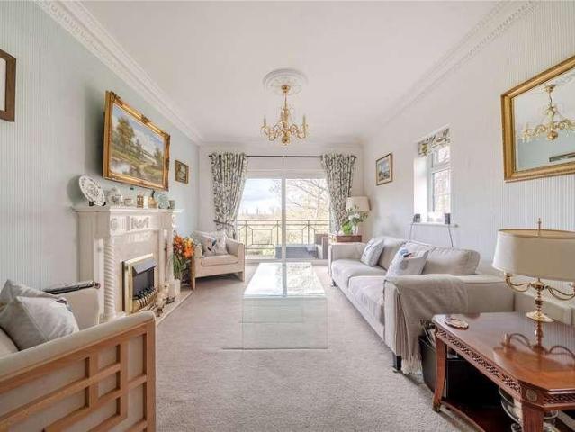 3 bed flat for sale