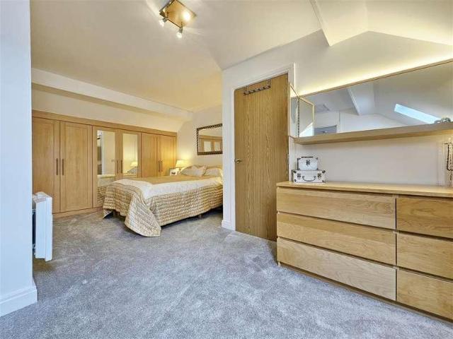 3 bed flat for sale