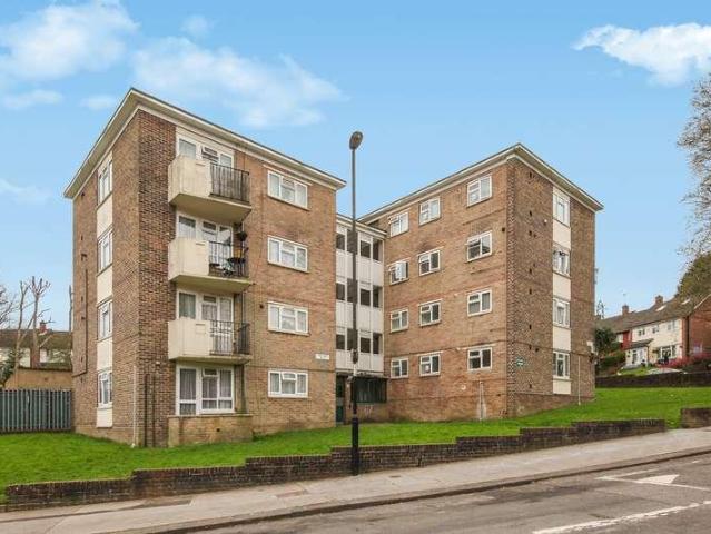 3 bed flat for sale