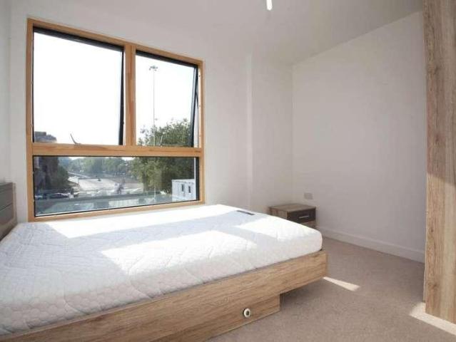 3 bed flat for sale