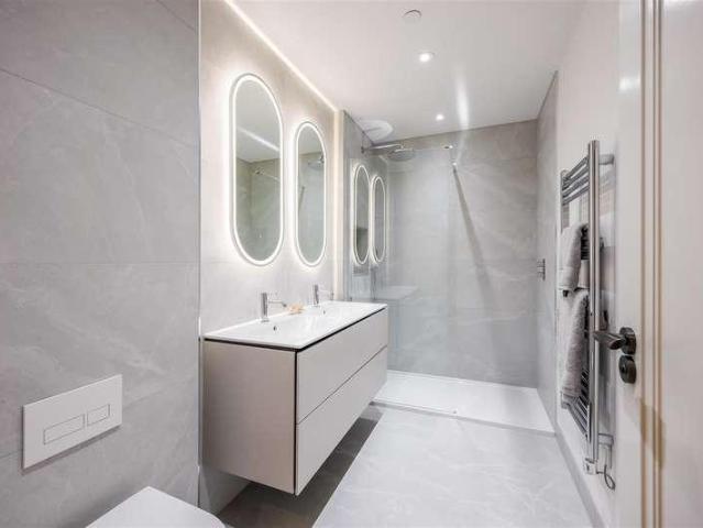 3 bed flat for sale