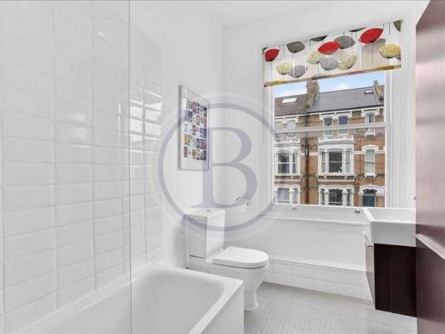 3 bed flat for sale