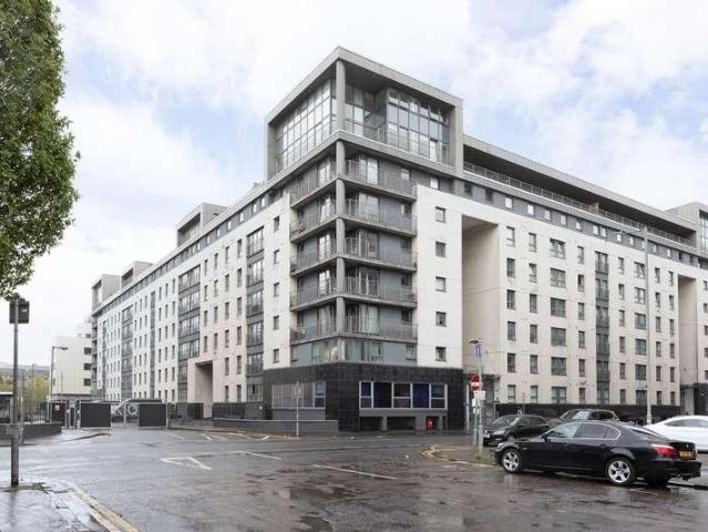 3 bed flat for sale