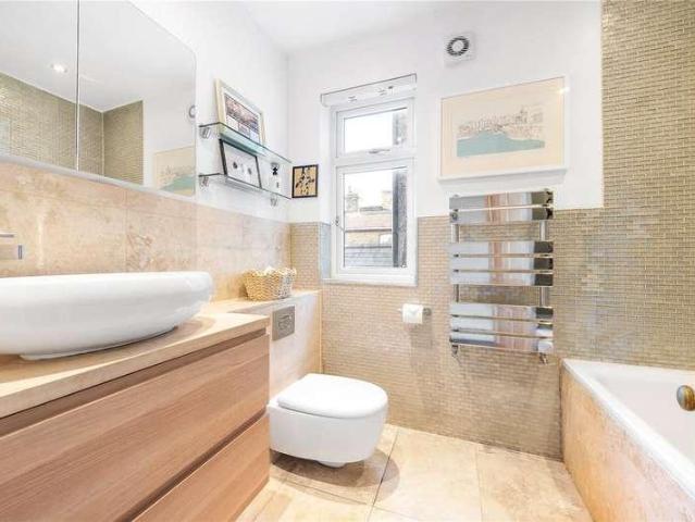 3 bed flat for sale