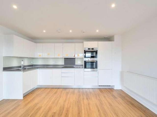 3 bed flat for sale
