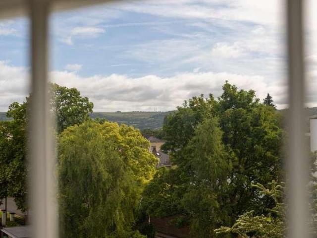 3 bed flat for sale
