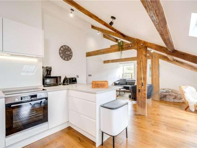 3 bed flat for sale