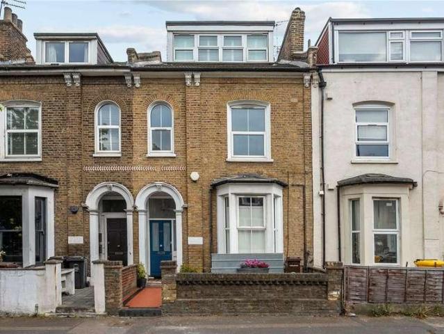 3 bed flat for sale