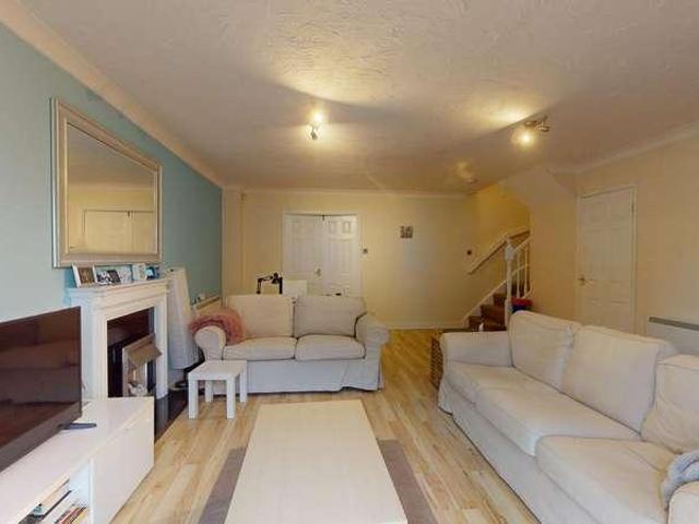 3 bed flat for sale