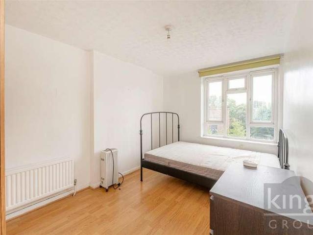 3 bed flat for sale