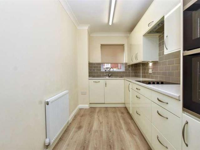 3 bed flat for sale