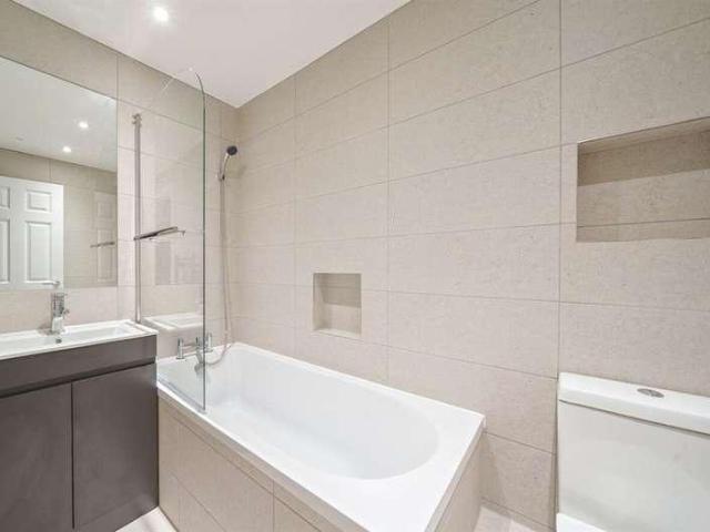 3 bed flat for sale
