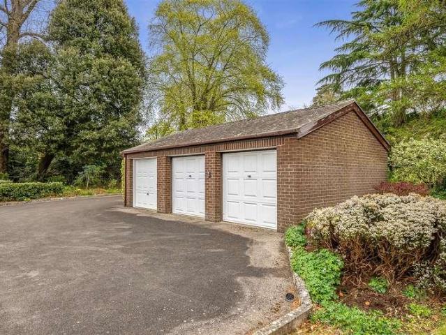 3 bed flat for sale