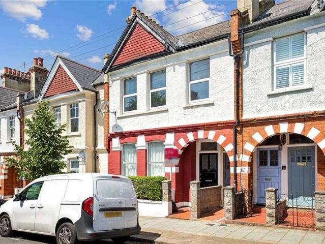 3 bed flat for sale