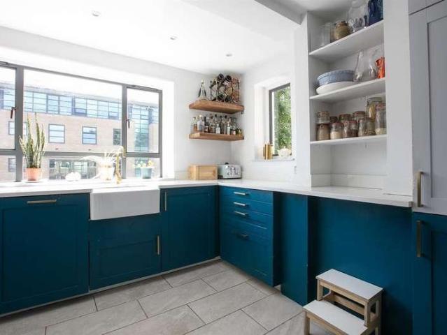 3 bed flat for sale