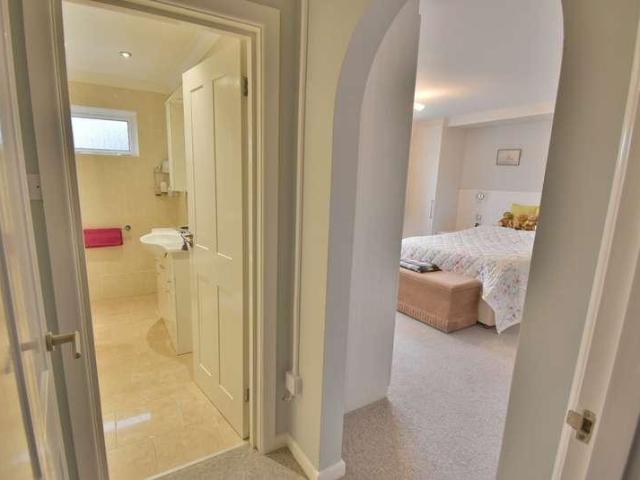3 bed flat for sale