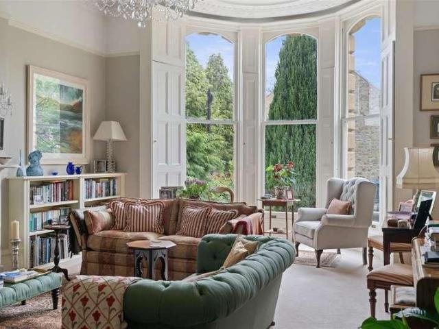 3 bed flat for sale