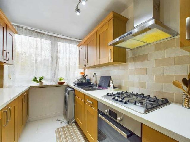 3 bed flat for sale