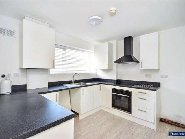 3 bed flat for sale