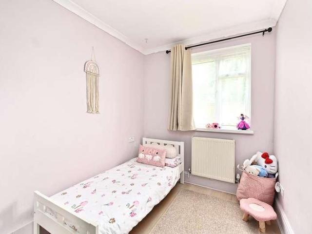 3 bed flat for sale