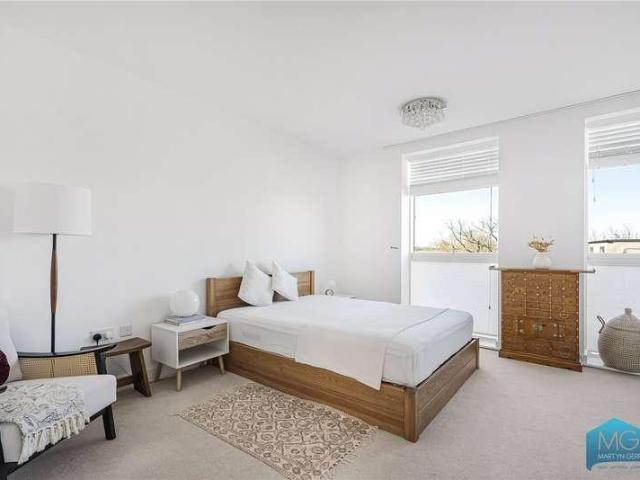 3 bed flat for sale