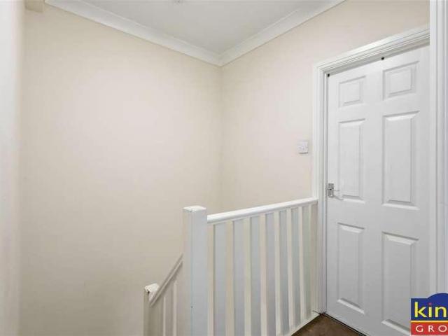 3 bed flat for sale