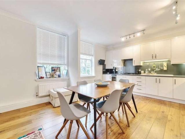 3 bed flat for sale