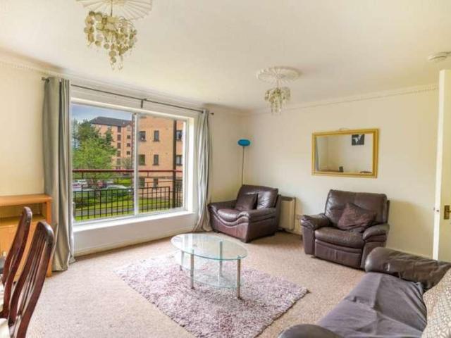 3 bed flat for sale