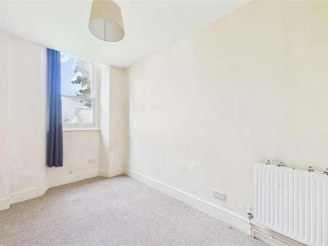 3 bed flat for sale