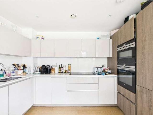3 bed flat for sale