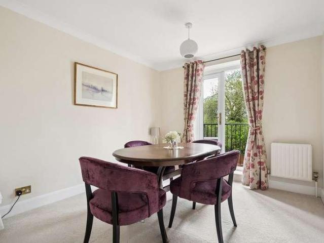 3 bed flat for sale