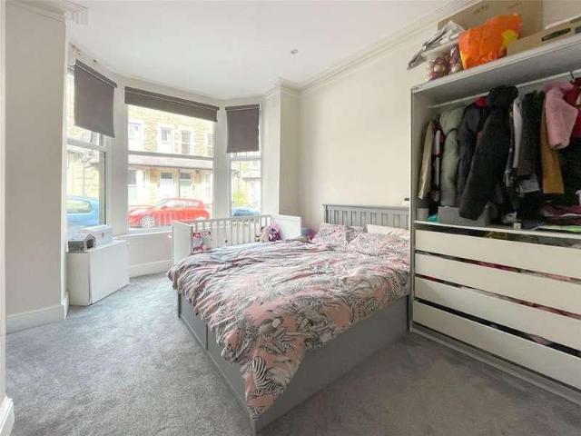 3 bed flat for sale