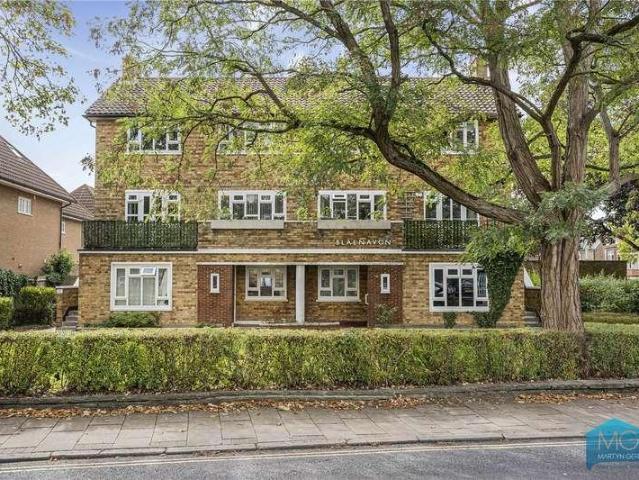 3 bed flat for sale