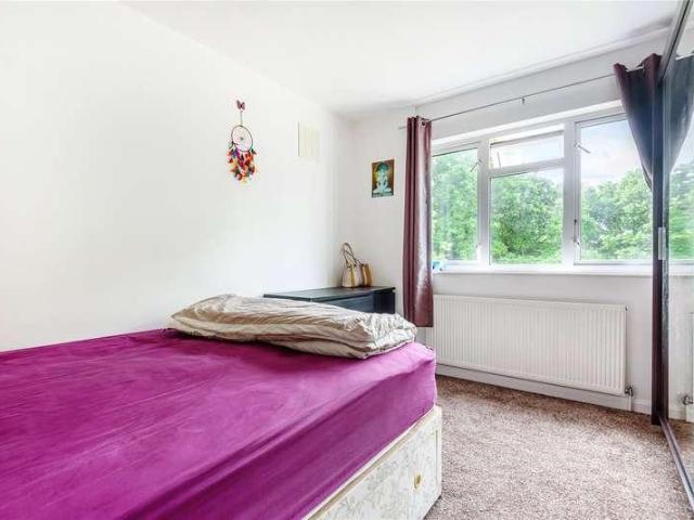 3 bed flat for sale