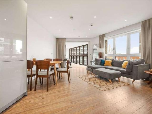 3 bed flat for sale