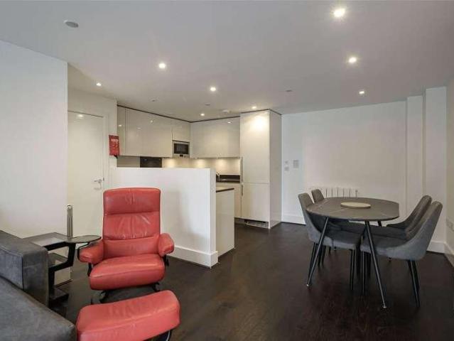 3 bed flat for sale