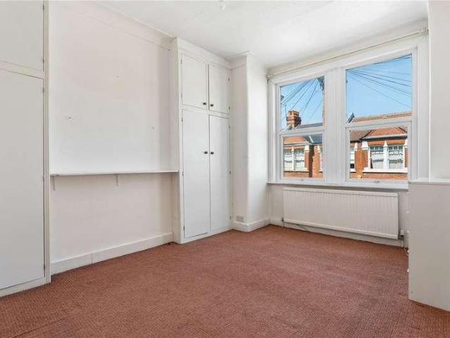 3 bed flat for sale