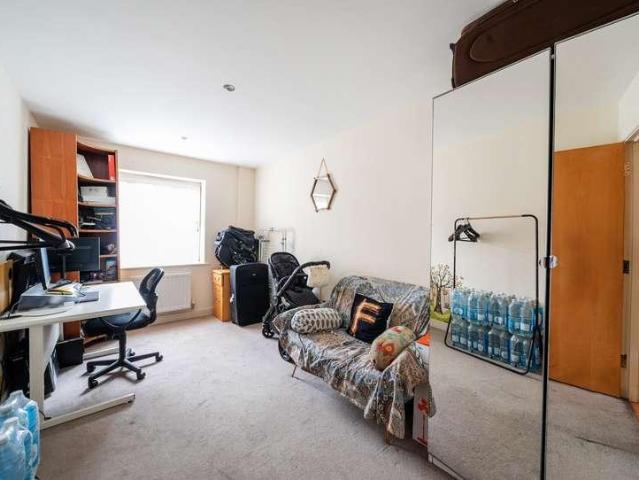 3 bed flat for sale