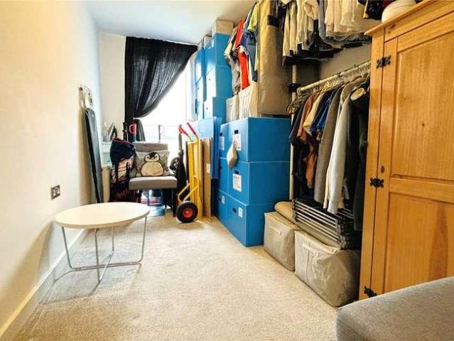 3 bed flat for sale