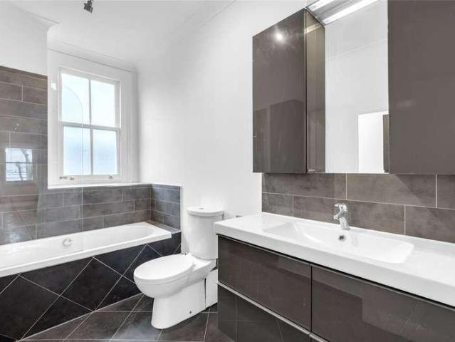 3 bed flat for sale