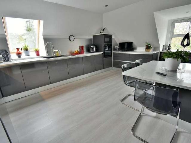3 bed flat for sale