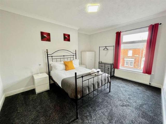 3 bed flat for sale