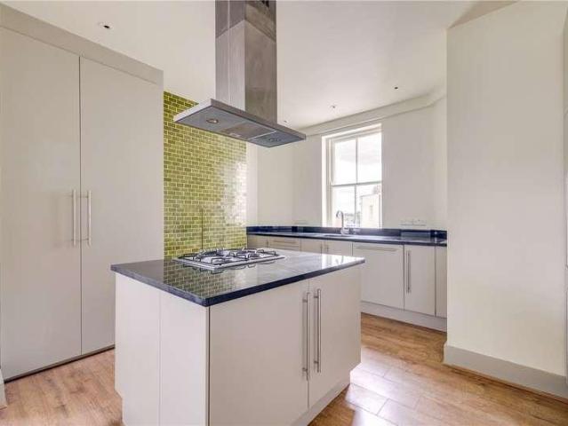 3 bed flat for sale