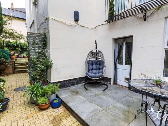 3 bed flat for sale