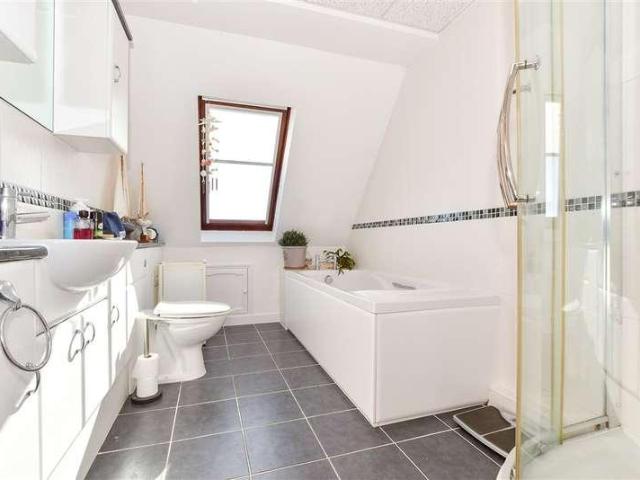3 bed flat for sale