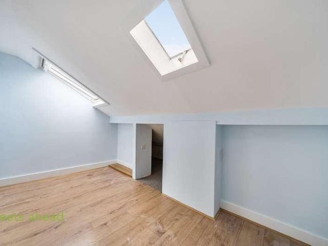 3 bed flat for sale